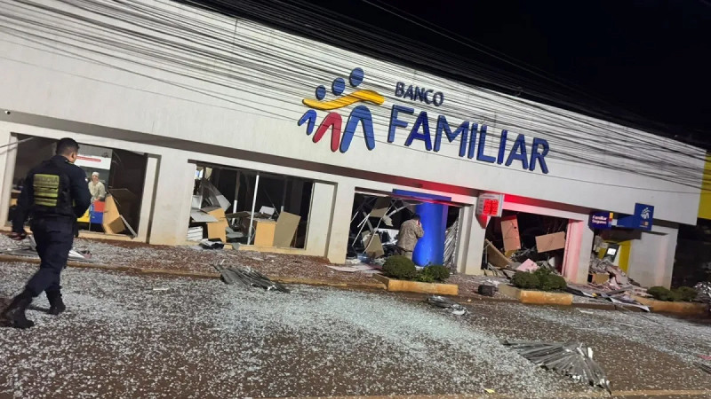 Quadrilha explode bancos e casa de câmbio em mega-assalto no Paraguai ...